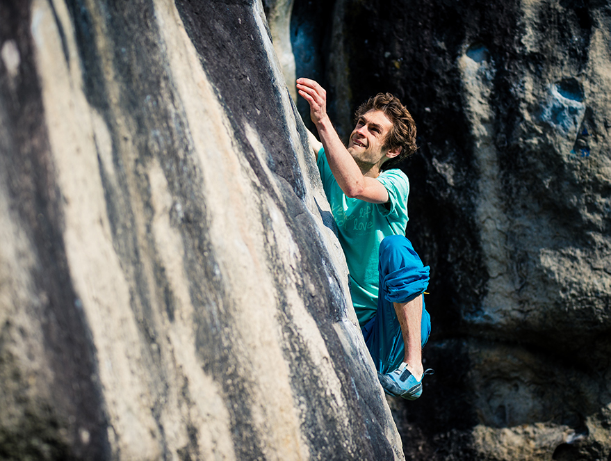 Draußen bouldern: Dein Guide für den Schritt von der Halle an den Fels