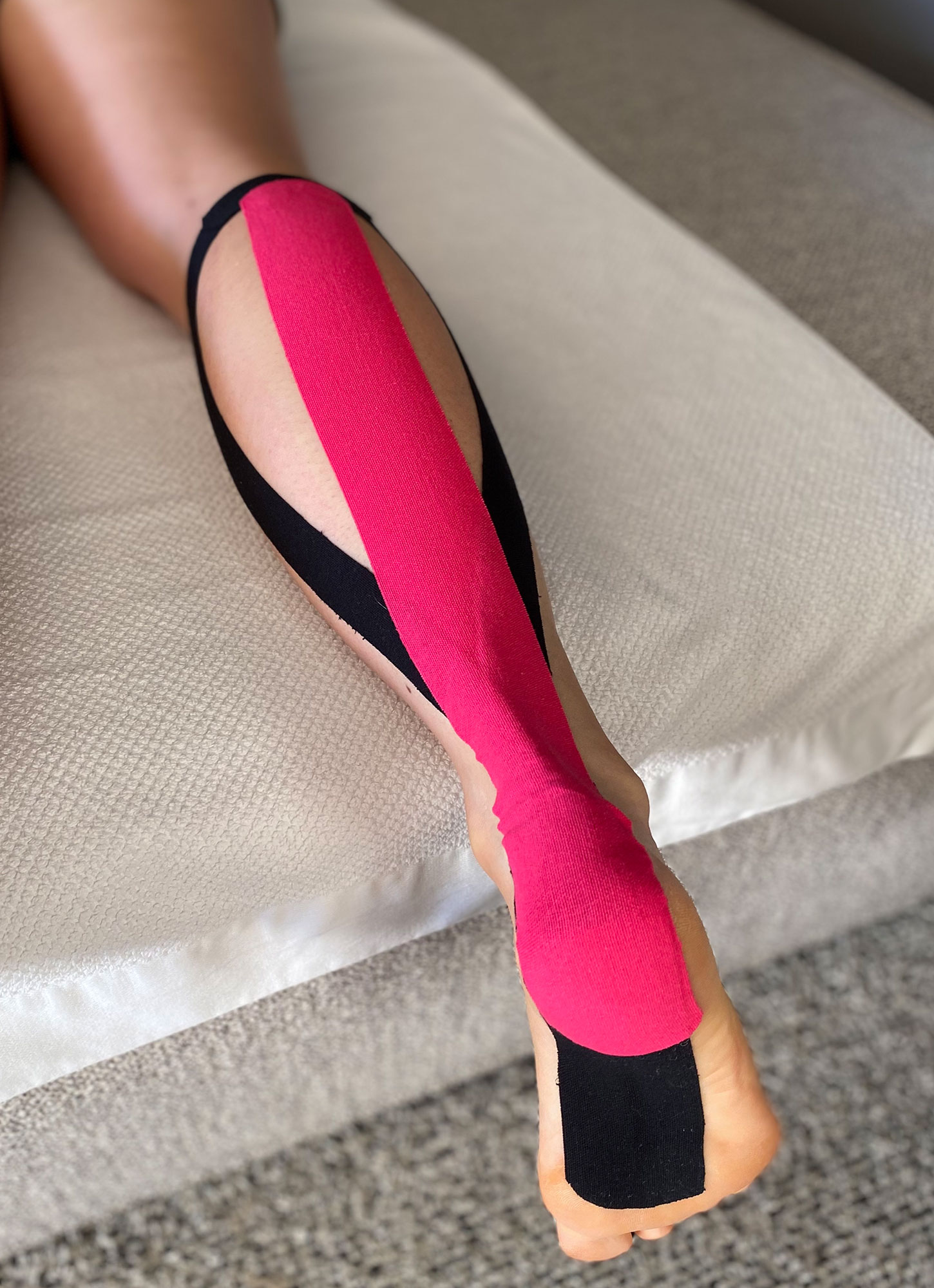 Wade tapen: So einfach tapst Du bei Beschwerden | Bergzeit Magazin